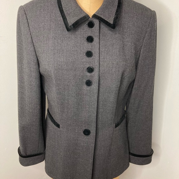 Kasper | Jackets & Coats | Gorgeous Kasper Fitted Gray With Black Trim ...